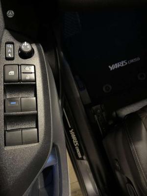 Pelēks Toyota Yaris Cross 2022 Klaipėda, ar dzinēja tilpumu 1.49 L un nobraukumu 112 tūkst. km par 19999 €, foto 8 vietnē AUTOMOTO.COM.LV