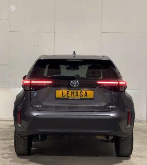 Pelēks Toyota Yaris Cross 2022 Klaipėda, ar dzinēja tilpumu 1.49 L un nobraukumu 112 tūkst. km par 19999 €, foto 10 vietnē AUTOMOTO.COM.LV