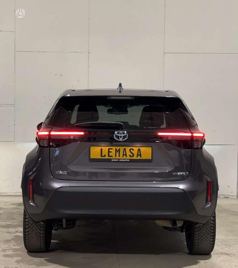 Pelēks Toyota Yaris Cross 2022 Klaipėda, ar dzinēja tilpumu 1.49 L un nobraukumu 112 tūkst. km par 19999 €, foto 10 vietnē AUTOMOTO.COM.LV