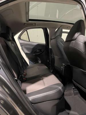 Pelēks Toyota Yaris Cross 2022 Klaipėda, ar dzinēja tilpumu 1.49 L un nobraukumu 112 tūkst. km par 19999 €, foto 16 vietnē AUTOMOTO.COM.LV