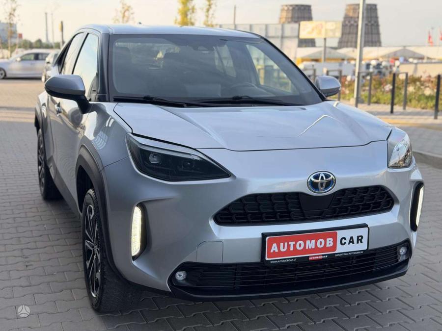 Pelēks Toyota Yaris Cross 2022 Viļņa, ar dzinēja tilpumu 1.49 L un nobraukumu 99 tūkst. km par 20950 €, foto 4 vietnē AUTOMOTO.COM.LV
