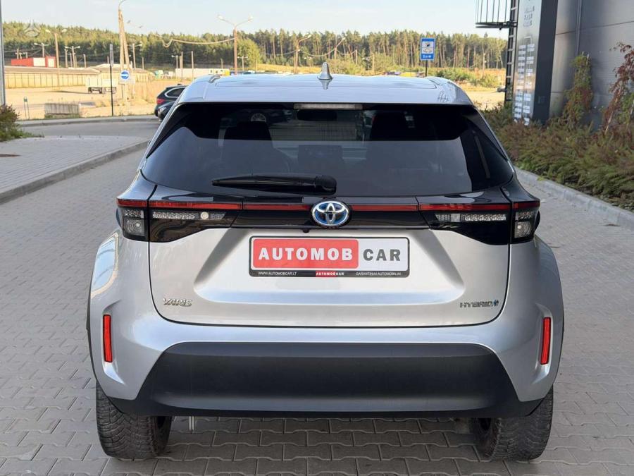 Pelēks Toyota Yaris Cross 2022 Viļņa, ar dzinēja tilpumu 1.49 L un nobraukumu 99 tūkst. km par 20950 €, foto 7 vietnē AUTOMOTO.COM.LV