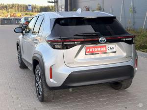 Pelēks Toyota Yaris Cross 2022 Viļņa, ar dzinēja tilpumu 1.49 L un nobraukumu 99 tūkst. km par 20950 €, foto 8 vietnē AUTOMOTO.COM.LV