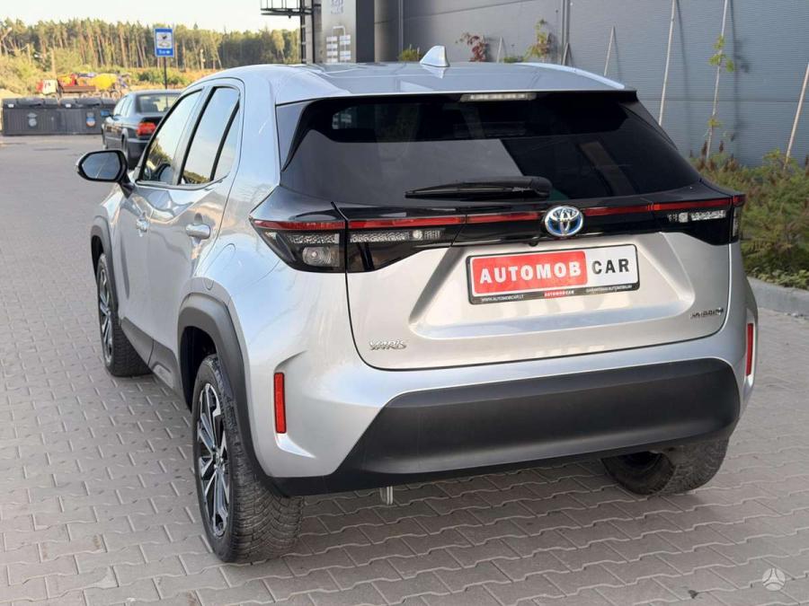 Pelēks Toyota Yaris Cross 2022 Viļņa, ar dzinēja tilpumu 1.49 L un nobraukumu 99 tūkst. km par 20950 €, foto 8 vietnē AUTOMOTO.COM.LV