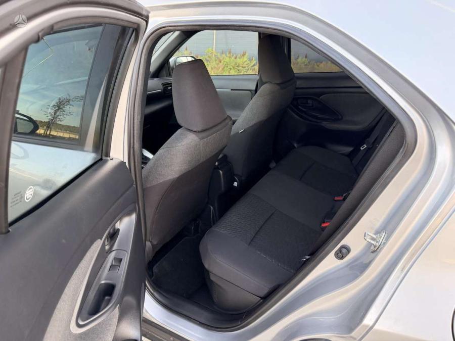 Pelēks Toyota Yaris Cross 2022 Viļņa, ar dzinēja tilpumu 1.49 L un nobraukumu 99 tūkst. km par 20950 €, foto 14 vietnē AUTOMOTO.COM.LV