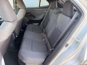 Pelēks Toyota Yaris Cross 2022 Viļņa, ar dzinēja tilpumu 1.49 L un nobraukumu 99 tūkst. km par 20950 €, foto 15 vietnē AUTOMOTO.COM.LV