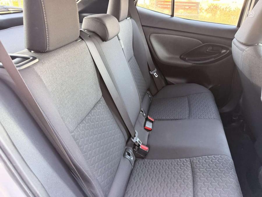 Pelēks Toyota Yaris Cross 2022 Viļņa, ar dzinēja tilpumu 1.49 L un nobraukumu 99 tūkst. km par 20950 €, foto 17 vietnē AUTOMOTO.COM.LV