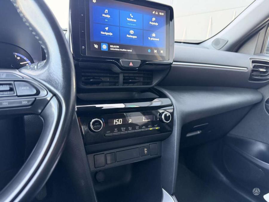 Pelēks Toyota Yaris Cross 2022 Viļņa, ar dzinēja tilpumu 1.49 L un nobraukumu 99 tūkst. km par 20950 €, foto 21 vietnē AUTOMOTO.COM.LV