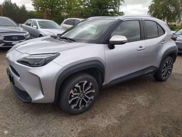Grey Toyota Yaris Cross 2022 in Panevezys, with an engine capacity of 1.49 L and mileage of 10 thousand km for 19300 €, photo 1 on AUTOMOTO.COM.LV