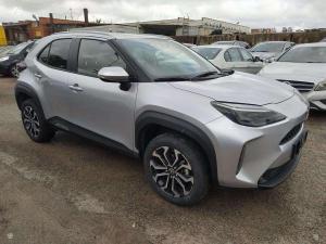 Grey Toyota Yaris Cross 2022 in Panevezys, with an engine capacity of 1.49 L and mileage of 10 thousand km for 19300 €, photo 6 on AUTOMOTO.COM.LV