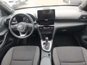 Grey Toyota Yaris Cross 2022 in Panevezys, with an engine capacity of 1.49 L and mileage of 10 thousand km for 19300 €, photo 16 on AUTOMOTO.COM.LV