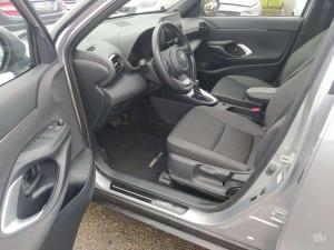 Grey Toyota Yaris Cross 2022 in Panevezys, with an engine capacity of 1.49 L and mileage of 10 thousand km for 19300 €, photo 20 on AUTOMOTO.COM.LV
