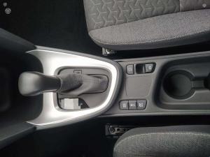 Grey Toyota Yaris Cross 2022 in Panevezys, with an engine capacity of 1.49 L and mileage of 10 thousand km for 19300 €, photo 21 on AUTOMOTO.COM.LV