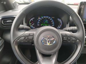 Grey Toyota Yaris Cross 2022 in Panevezys, with an engine capacity of 1.49 L and mileage of 10 thousand km for 19300 €, photo 25 on AUTOMOTO.COM.LV
