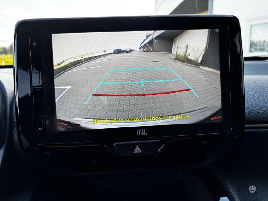 Серый Тойота Yaris Cross 2022 в Вильнюс, объемом двигателя 1.49 л и пробегом 61 тыс. км за 23800 €, фото 24 на AUTOMOTO.COM.LV