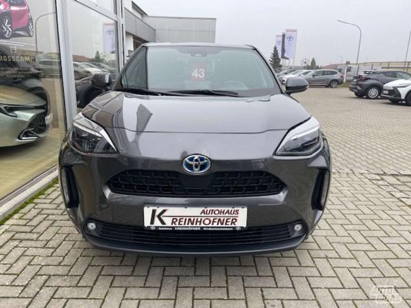 Grey Toyota Yaris Cross 2023 in Kaunas, with an engine capacity of 1.50 L and mileage of 42 thousand km for 25312 €, photo 7 on AUTOMOTO.COM.LV