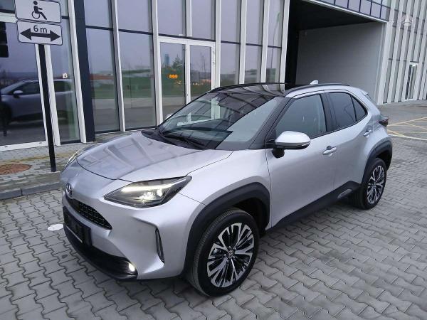 Серый Тойота Yaris Cross 2023 в Вильнюс, объемом двигателя 1.50 л и пробегом 8 тыс. км за 22999 €, фото 3 на AUTOMOTO.COM.LV