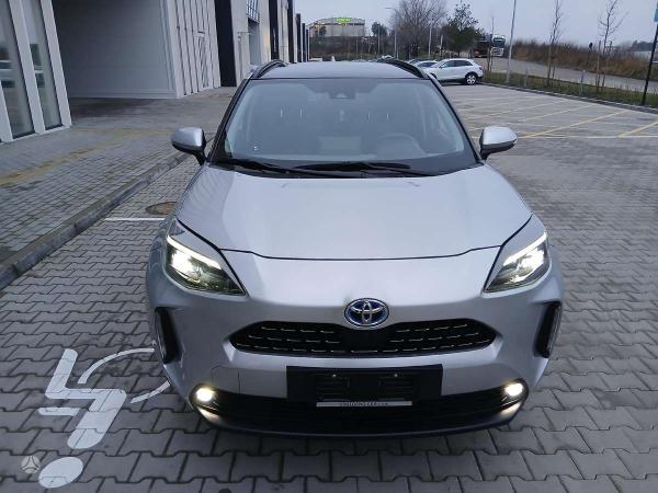 Серый Тойота Yaris Cross 2023 в Вильнюс, объемом двигателя 1.50 л и пробегом 8 тыс. км за 22999 €, фото 5 на AUTOMOTO.COM.LV