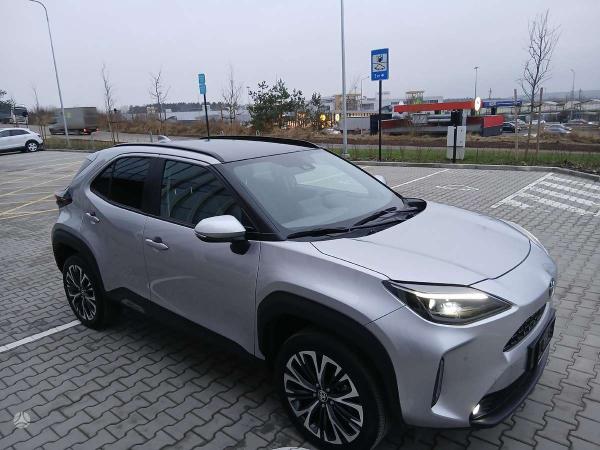 Серый Тойота Yaris Cross 2023 в Вильнюс, объемом двигателя 1.50 л и пробегом 8 тыс. км за 22999 €, фото 7 на AUTOMOTO.COM.LV