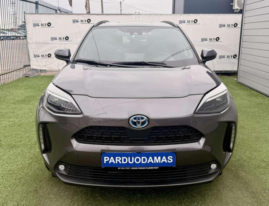 Pelēks Toyota Yaris Cross 2023 Panevēža, ar dzinēja tilpumu 1.49 L un nobraukumu 28 tūkst. km par 18700 €, foto 3 vietnē AUTOMOTO.COM.LV