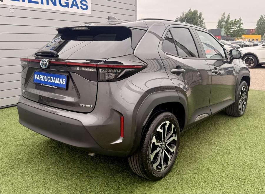 Pelēks Toyota Yaris Cross 2023 Panevēža, ar dzinēja tilpumu 1.49 L un nobraukumu 28 tūkst. km par 18700 €, foto 7 vietnē AUTOMOTO.COM.LV