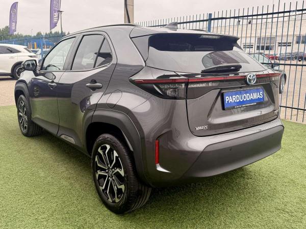 Grey Toyota Yaris Cross 2023 in Panevezys, with an engine capacity of 1.49 L and mileage of 28 thousand km for 18700 €, photo 9 on AUTOMOTO.COM.LV