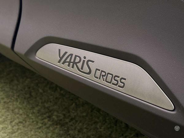 Grey Toyota Yaris Cross 2023 in Panevezys, with an engine capacity of 1.49 L and mileage of 28 thousand km for 18700 €, photo 10 on AUTOMOTO.COM.LV
