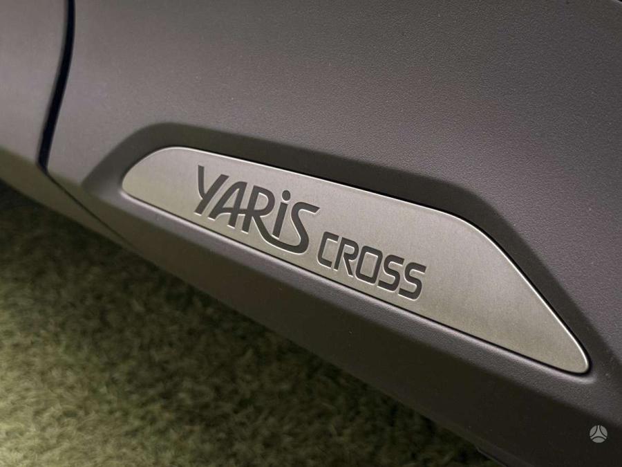 Pelēks Toyota Yaris Cross 2023 Panevēža, ar dzinēja tilpumu 1.49 L un nobraukumu 28 tūkst. km par 18700 €, foto 11 vietnē AUTOMOTO.COM.LV