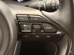 Pelēks Toyota Yaris Cross 2023 Panevēža, ar dzinēja tilpumu 1.49 L un nobraukumu 28 tūkst. km par 18700 €, foto 18 vietnē AUTOMOTO.COM.LV