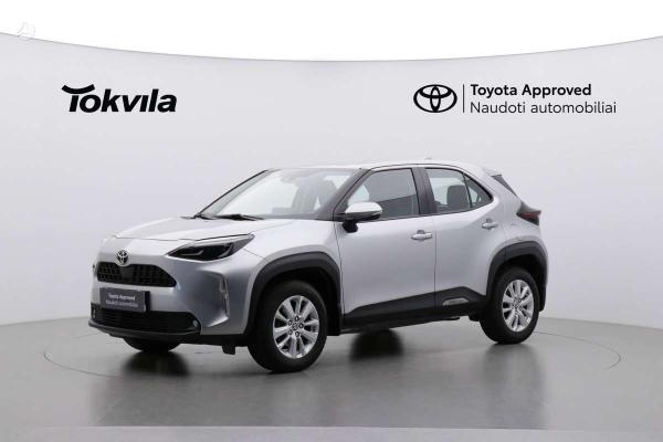 Grey Toyota Yaris Cross 2023 in Vilnius, with an engine capacity of 1.49 L and mileage of 164 thousand km for 15900 €, photo 1 on AUTOMOTO.COM.LV