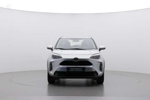 Grey Toyota Yaris Cross 2023 in Vilnius, with an engine capacity of 1.49 L and mileage of 164 thousand km for 15900 €, photo 5 on AUTOMOTO.COM.LV