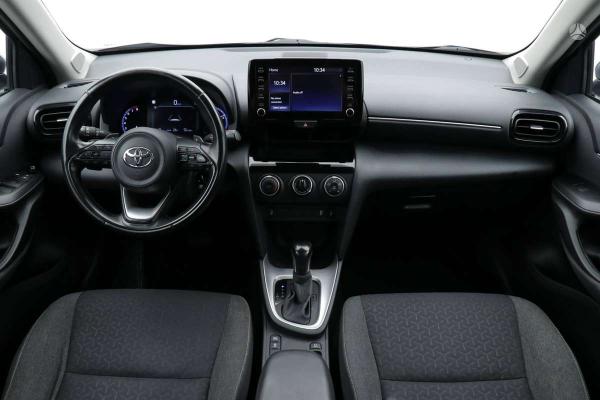Grey Toyota Yaris Cross 2023 in Vilnius, with an engine capacity of 1.49 L and mileage of 164 thousand km for 15900 €, photo 6 on AUTOMOTO.COM.LV