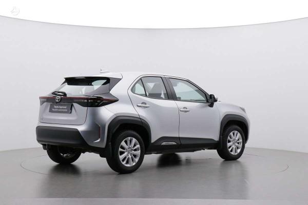 Pelēks Toyota Yaris Cross 2023 Viļņa, ar dzinēja tilpumu 1.49 L un nobraukumu 159 tūkst. km par 16500 €, foto 3 vietnē AUTOMOTO.COM.LV
