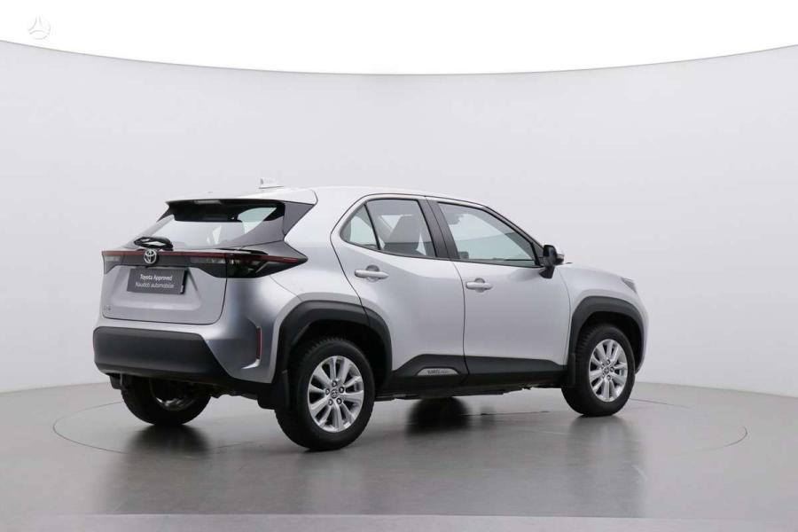 Pelēks Toyota Yaris Cross 2023 Viļņa, ar dzinēja tilpumu 1.49 L un nobraukumu 159 tūkst. km par 16500 €, foto 4 vietnē AUTOMOTO.COM.LV