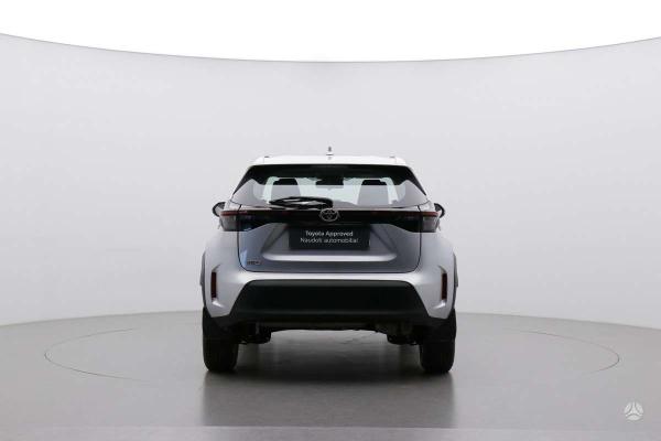 Pelēks Toyota Yaris Cross 2023 Viļņa, ar dzinēja tilpumu 1.49 L un nobraukumu 159 tūkst. km par 16500 €, foto 5 vietnē AUTOMOTO.COM.LV