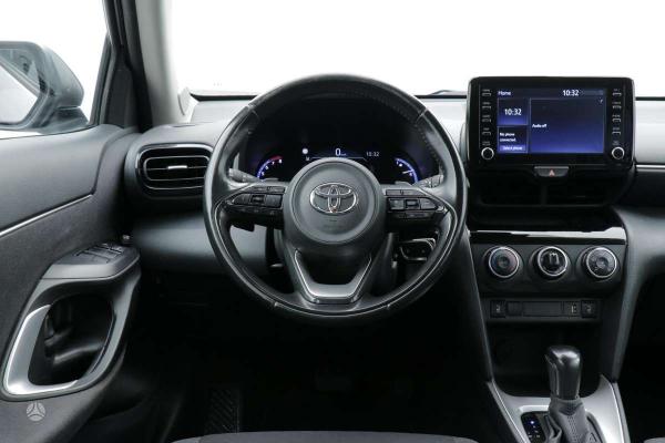 Pelēks Toyota Yaris Cross 2023 Viļņa, ar dzinēja tilpumu 1.49 L un nobraukumu 159 tūkst. km par 16500 €, foto 8 vietnē AUTOMOTO.COM.LV