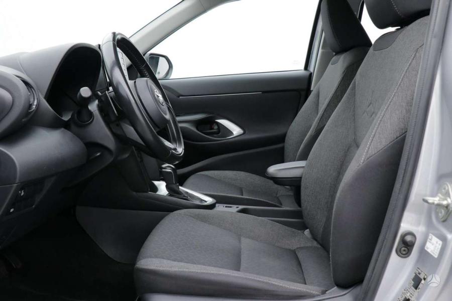 Pelēks Toyota Yaris Cross 2023 Viļņa, ar dzinēja tilpumu 1.49 L un nobraukumu 159 tūkst. km par 16500 €, foto 13 vietnē AUTOMOTO.COM.LV