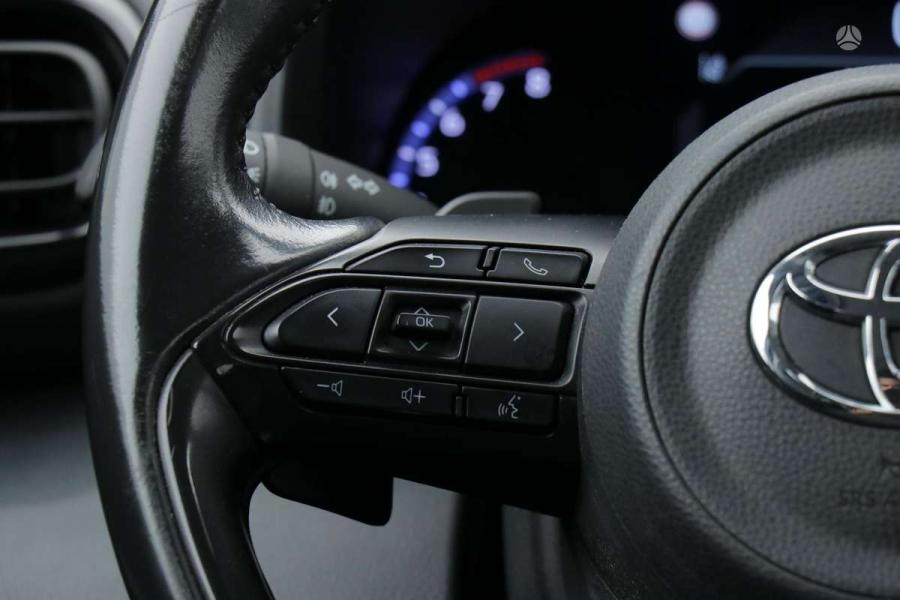 Pelēks Toyota Yaris Cross 2023 Viļņa, ar dzinēja tilpumu 1.49 L un nobraukumu 159 tūkst. km par 16500 €, foto 25 vietnē AUTOMOTO.COM.LV