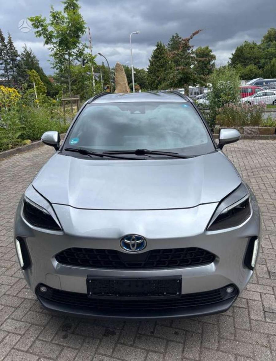 Серый Тойота Yaris Cross 2023 в Вильнюс, объемом двигателя 1.50 л и пробегом 140 тыс. км за 17900 €, фото 4 на AUTOMOTO.COM.LV