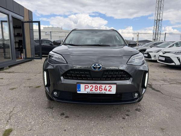 Серый Тойота Yaris Cross 2023 в Паневежис, объемом двигателя 1.50 л и пробегом 77 тыс. км за 19900 €, фото 5 на AUTOMOTO.COM.LV
