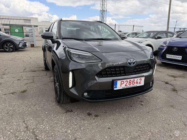 Серый Тойота Yaris Cross 2023 в Паневежис, объемом двигателя 1.50 л и пробегом 77 тыс. км за 19900 €, фото 6 на AUTOMOTO.COM.LV