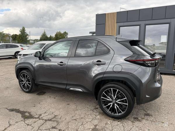 Серый Тойота Yaris Cross 2023 в Паневежис, объемом двигателя 1.50 л и пробегом 77 тыс. км за 19900 €, фото 8 на AUTOMOTO.COM.LV
