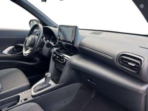 Серый Тойота Yaris Cross 2023 в Клайпеда, объемом двигателя 1.49 л и пробегом 44 тыс. км за 22000 €, фото 7 на AUTOMOTO.COM.LV