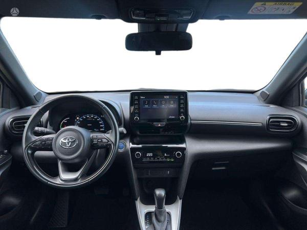 Серый Тойота Yaris Cross 2023 в Клайпеда, объемом двигателя 1.49 л и пробегом 44 тыс. км за 22000 €, фото 9 на AUTOMOTO.COM.LV