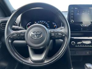 Серый Тойота Yaris Cross 2023 в Клайпеда, объемом двигателя 1.49 л и пробегом 44 тыс. км за 22000 €, фото 10 на AUTOMOTO.COM.LV