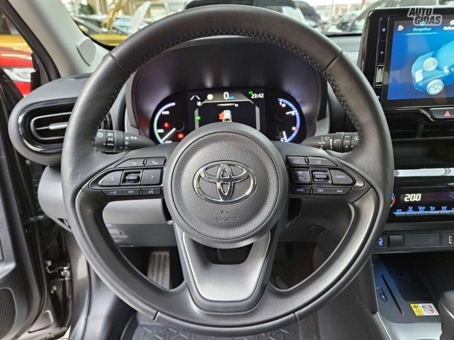 Серый Тойота Yaris Cross 2024 в Каунас, объемом двигателя 1.50 л и пробегом 17 тыс. км за 27499 €, фото 10 на AUTOMOTO.COM.LV