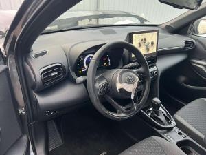 Pelēks Toyota Yaris Cross 2024 Kauņa, ar dzinēja tilpumu 1.49 L un nobraukumu 5 tūkst. km par 8900 €, foto 16 vietnē AUTOMOTO.COM.LV