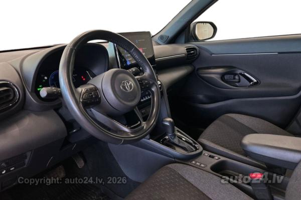 Grey Toyota Yaris Cross 2024 in Parnu, with an engine capacity of 1.50 L and mileage of 21 thousand km for 24490 €, photo 11 on AUTOMOTO.COM.LV