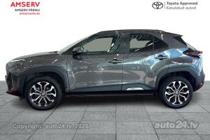 Pelēks Toyota Yaris Cross 2024 Pērnava, ar dzinēja tilpumu 1.50 L un nobraukumu 20 tūkst. km par 24490 €, foto 3 vietnē AUTOMOTO.COM.LV