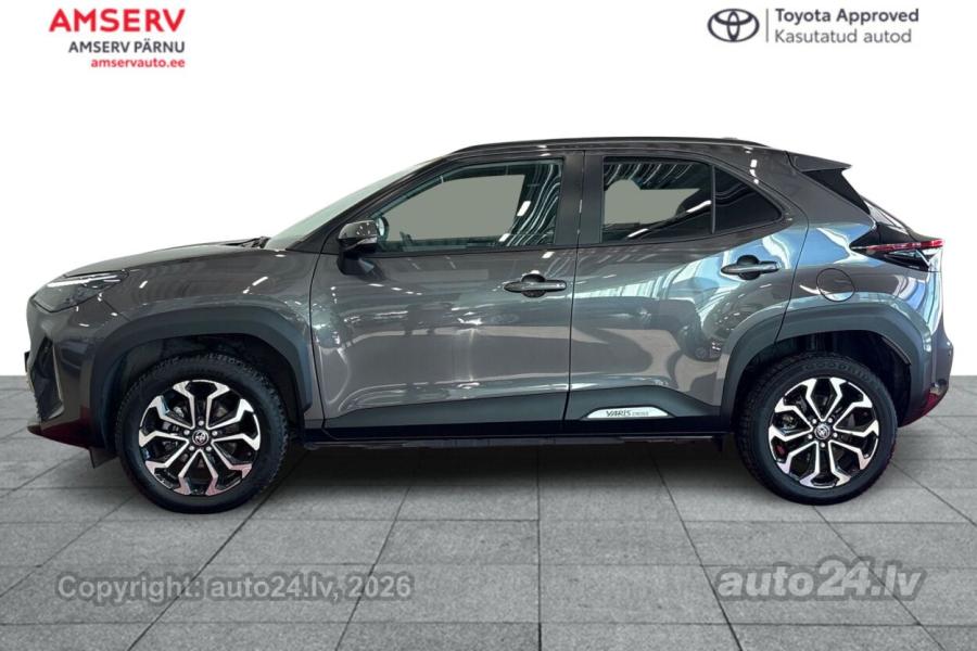 Pelēks Toyota Yaris Cross 2024 Pērnava, ar dzinēja tilpumu 1.50 L un nobraukumu 20 tūkst. km par 24490 €, foto 3 vietnē AUTOMOTO.COM.LV